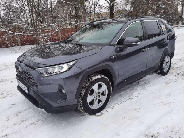Grey Toyota RAV4 2021 in Kaunas, with an engine capacity of 2.49 L and mileage of 105 thousand km for 14500 €, photo 3 on AUTOMOTO.COM.LV