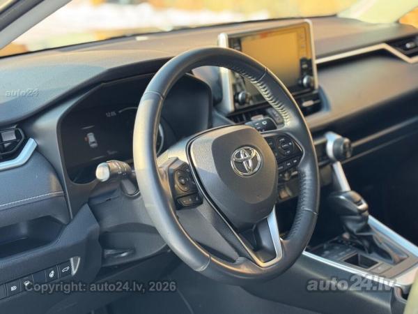 Pelēks Toyota RAV4 2021 Tallina, ar dzinēja tilpumu 2.50 L un nobraukumu 90 tūkst. km par 29000 €, foto 5 vietnē AUTOMOTO.COM.LV