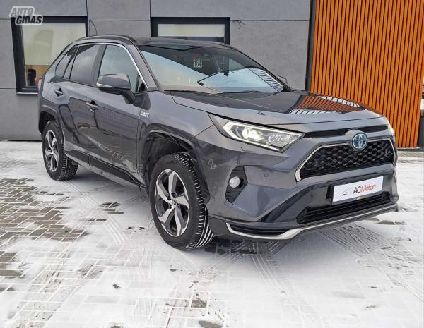 Pelēks Toyota RAV4 2021 Viļņa, ar dzinēja tilpumu 2.50 L un nobraukumu 122 tūkst. km par 30990 €, foto 2 vietnē AUTOMOTO.COM.LV