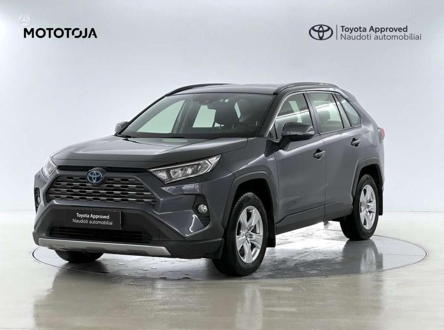 Pelēks Toyota RAV4 2021 Viļņa, ar dzinēja tilpumu 2.49 L un nobraukumu 91 tūkst. km par 27900 €, foto 1 vietnē AUTOMOTO.COM.LV