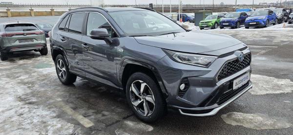 Grey Toyota RAV4 2021 in Vilnius, with an engine capacity of 2.49 L and mileage of 90 thousand km for 32480 €, photo 3 on AUTOMOTO.COM.LV