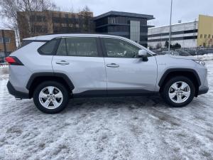 Grey Toyota RAV4 2021 in Kaunas, with an engine capacity of 2.50 L and mileage of 201 thousand km for 20950 €, photo 5 on AUTOMOTO.COM.LV