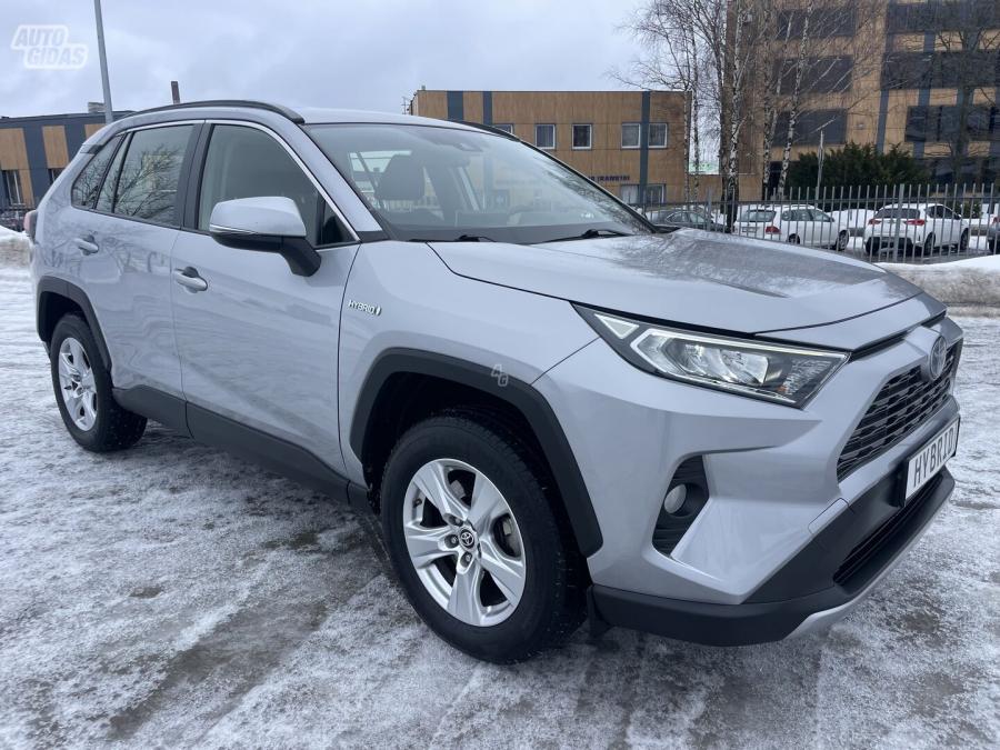 Grey Toyota RAV4 2021 in Kaunas, with an engine capacity of 2.50 L and mileage of 201 thousand km for 20950 €, photo 6 on AUTOMOTO.COM.LV