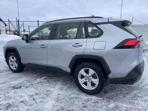 Grey Toyota RAV4 2021 in Kaunas, with an engine capacity of 2.50 L and mileage of 201 thousand km for 20950 €, photo 11 on AUTOMOTO.COM.LV