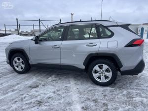 Grey Toyota RAV4 2021 in Kaunas, with an engine capacity of 2.50 L and mileage of 201 thousand km for 20950 €, photo 14 on AUTOMOTO.COM.LV