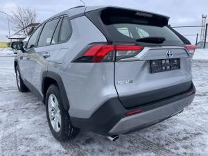 Grey Toyota RAV4 2021 in Kaunas, with an engine capacity of 2.50 L and mileage of 201 thousand km for 20950 €, photo 15 on AUTOMOTO.COM.LV