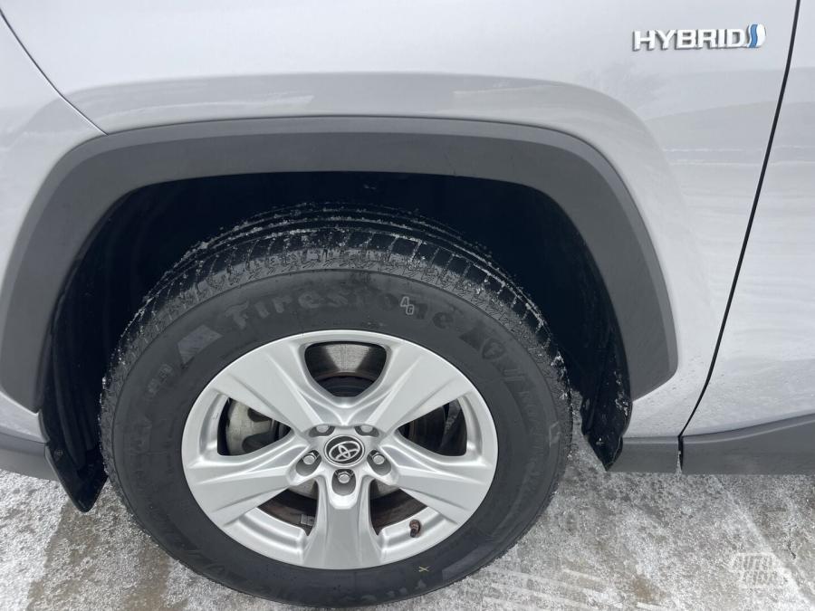 Grey Toyota RAV4 2021 in Kaunas, with an engine capacity of 2.50 L and mileage of 201 thousand km for 20950 €, photo 19 on AUTOMOTO.COM.LV