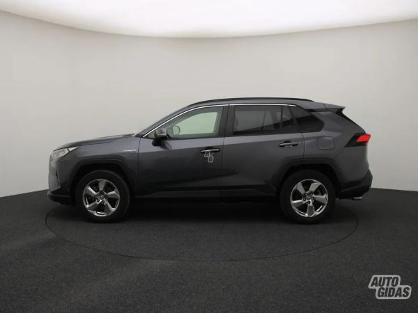 Grey Toyota RAV4 2021 in Vilnius, with an engine capacity of 2.50 L and mileage of 165 thousand km for 25699 €, photo 6 on AUTOMOTO.COM.LV