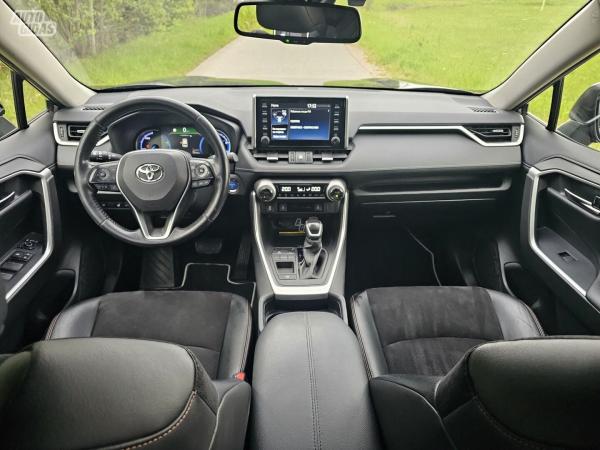 Grey Toyota RAV4 2021 in Vilnius, with an engine capacity of 2.50 L and mileage of 159 thousand km for 24400 €, photo 9 on AUTOMOTO.COM.LV