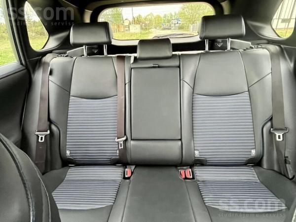 Grey Toyota RAV4 2021 in Riga, with an engine capacity of 2.50 L and mileage of 123 thousand km for 23500 €, photo 10 on AUTOMOTO.COM.LV