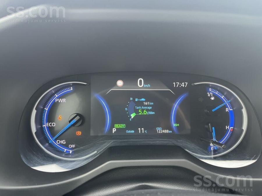 Grey Toyota RAV4 2021 in Riga, with an engine capacity of 2.50 L and mileage of 123 thousand km for 23500 €, photo 14 on AUTOMOTO.COM.LV