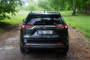 Pelēks Toyota RAV4 2021 Rīga, ar dzinēja tilpumu 2.00 L un nobraukumu 66 tūkst. km par 22900 €, foto 6 vietnē AUTOMOTO.COM.LV