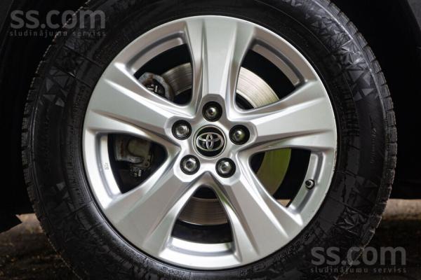 Grey Toyota RAV4 2021 in Riga, with an engine capacity of 2.00 L and mileage of 66 thousand km for 22900 €, photo 7 on AUTOMOTO.COM.LV