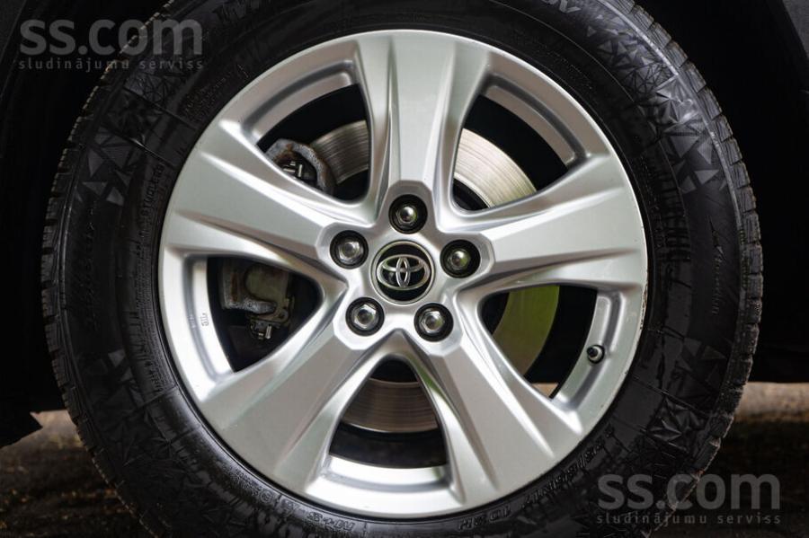 Pelēks Toyota RAV4 2021 Rīga, ar dzinēja tilpumu 2.00 L un nobraukumu 66 tūkst. km par 22900 €, foto 8 vietnē AUTOMOTO.COM.LV