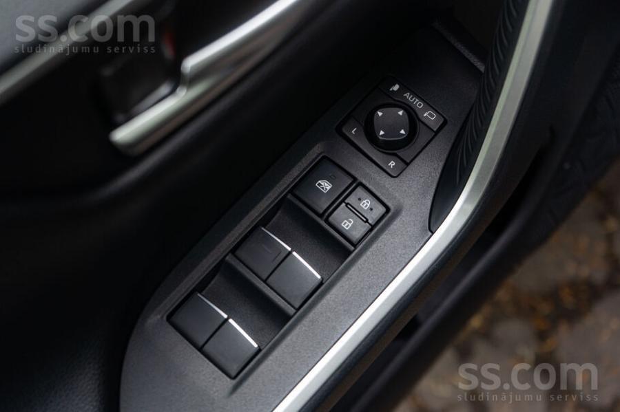 Pelēks Toyota RAV4 2021 Rīga, ar dzinēja tilpumu 2.00 L un nobraukumu 66 tūkst. km par 22900 €, foto 13 vietnē AUTOMOTO.COM.LV