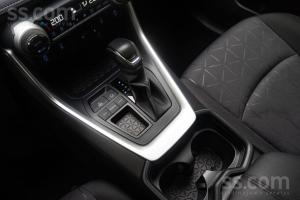 Pelēks Toyota RAV4 2021 Rīga, ar dzinēja tilpumu 2.00 L un nobraukumu 66 tūkst. km par 22900 €, foto 15 vietnē AUTOMOTO.COM.LV