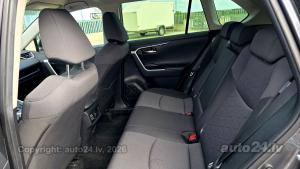Pelēks Toyota RAV4 2021 Tallina, ar dzinēja tilpumu 2.00 L un nobraukumu 69 tūkst. km par 24900 €, foto 12 vietnē AUTOMOTO.COM.LV