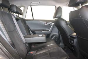 Grey Toyota RAV4 2021 in Kaunas, with an engine capacity of 2.49 L and mileage of 160 thousand km for 27500 €, photo 8 on AUTOMOTO.COM.LV