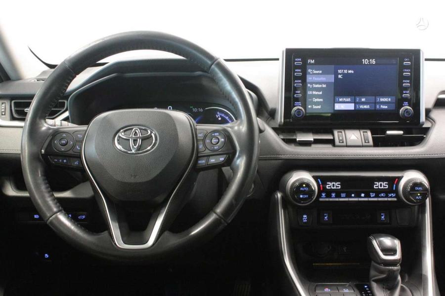 Grey Toyota RAV4 2021 in Kaunas, with an engine capacity of 2.49 L and mileage of 160 thousand km for 27500 €, photo 10 on AUTOMOTO.COM.LV