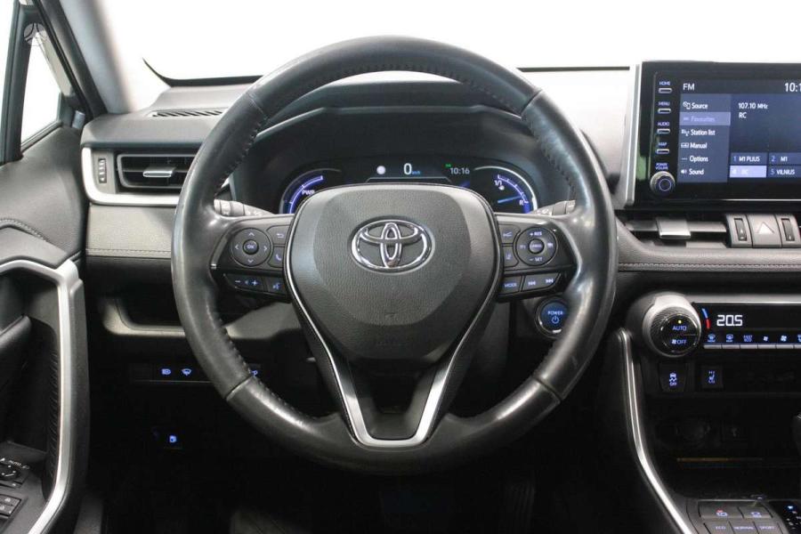 Grey Toyota RAV4 2021 in Kaunas, with an engine capacity of 2.49 L and mileage of 160 thousand km for 27500 €, photo 13 on AUTOMOTO.COM.LV