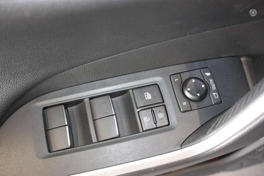 Grey Toyota RAV4 2021 in Kaunas, with an engine capacity of 2.49 L and mileage of 160 thousand km for 27500 €, photo 23 on AUTOMOTO.COM.LV