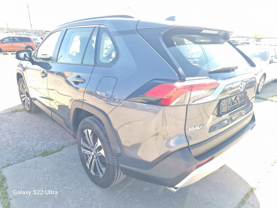 Grey Toyota RAV4 2021 in Kaunas, with an engine capacity of 2.50 L and mileage of 86 thousand km for 26900 €, photo 15 on AUTOMOTO.COM.LV