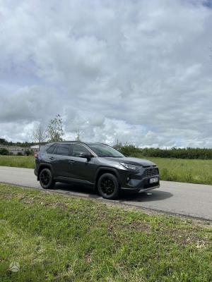 Grey Toyota RAV4 2021 in Alytus, with an engine capacity of 1.99 L and mileage of 51 thousand km for 23300 €, photo 9 on AUTOMOTO.COM.LV