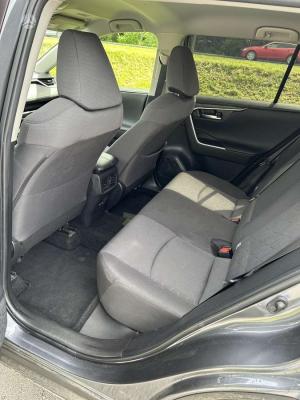 Grey Toyota RAV4 2021 in Alytus, with an engine capacity of 1.99 L and mileage of 51 thousand km for 23300 €, photo 18 on AUTOMOTO.COM.LV