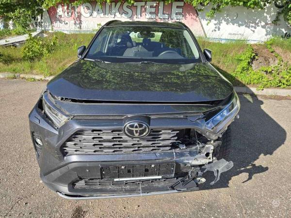 Pelēks Toyota RAV4 2021 Šauļi, ar dzinēja tilpumu 1.99 L un nobraukumu 101 tūkst. km par 14099 €, foto 5 vietnē AUTOMOTO.COM.LV