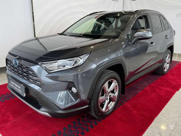 Pelēks Toyota RAV4 2021 Šauļi, ar dzinēja tilpumu 2.49 L un nobraukumu 94 tūkst. km par 32900 €, foto 1 vietnē AUTOMOTO.COM.LV