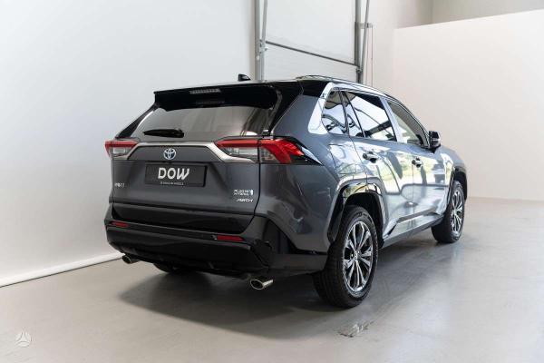 Pelēks Toyota RAV4 2021 Viļņa, ar dzinēja tilpumu 2.49 L un nobraukumu 80 tūkst. km par 31900 €, foto 5 vietnē AUTOMOTO.COM.LV