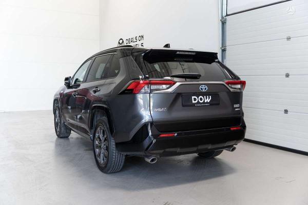 Pelēks Toyota RAV4 2021 Viļņa, ar dzinēja tilpumu 2.49 L un nobraukumu 80 tūkst. km par 31900 €, foto 6 vietnē AUTOMOTO.COM.LV