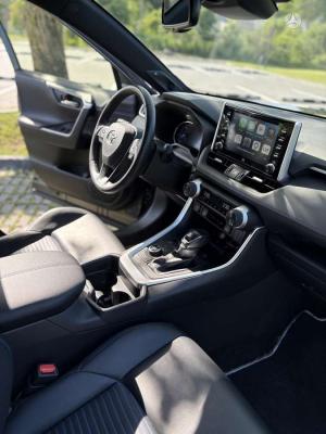 Pelēks Toyota RAV4 2021 Kauņa, ar dzinēja tilpumu 2.49 L un nobraukumu 100 tūkst. km par 31200 €, foto 7 vietnē AUTOMOTO.COM.LV