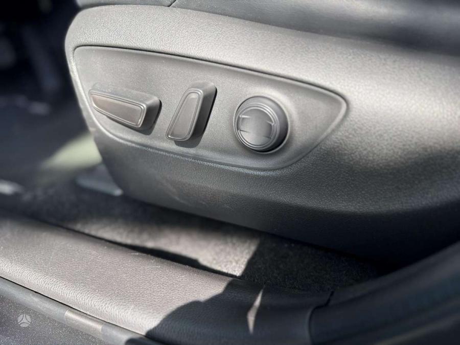 Pelēks Toyota RAV4 2021 Kauņa, ar dzinēja tilpumu 2.49 L un nobraukumu 100 tūkst. km par 31200 €, foto 15 vietnē AUTOMOTO.COM.LV