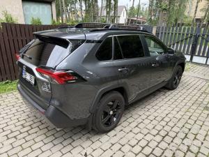 Pelēks Toyota RAV4 2021 Rīga, ar dzinēja tilpumu 2.00 L un nobraukumu 49 tūkst. km par 25700 €, foto 4 vietnē AUTOMOTO.COM.LV