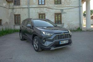 Серый Тойота РАВ 4 2021 в Вильнюс, объемом двигателя 1.99 л и пробегом 76 тыс. км за 26500 €, фото 9 на AUTOMOTO.COM.LV