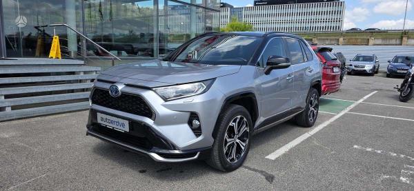 Grey Toyota RAV4 2021 in Vilnius, with an engine capacity of 2.49 L and mileage of 138 thousand km for 31750 €, photo 2 on AUTOMOTO.COM.LV