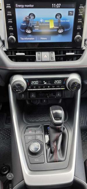 Grey Toyota RAV4 2021 in Vilnius, with an engine capacity of 2.49 L and mileage of 138 thousand km for 31750 €, photo 16 on AUTOMOTO.COM.LV