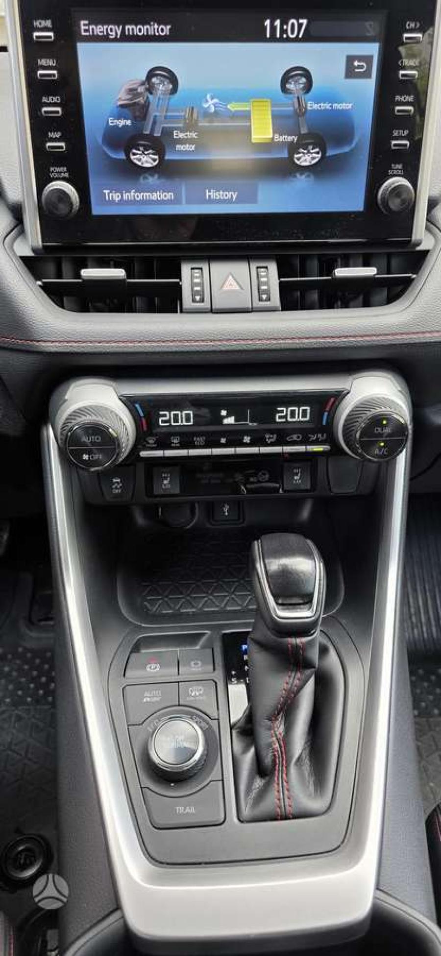 Grey Toyota RAV4 2021 in Vilnius, with an engine capacity of 2.49 L and mileage of 138 thousand km for 31750 €, photo 16 on AUTOMOTO.COM.LV