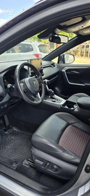 Grey Toyota RAV4 2021 in Vilnius, with an engine capacity of 2.49 L and mileage of 138 thousand km for 31750 €, photo 21 on AUTOMOTO.COM.LV