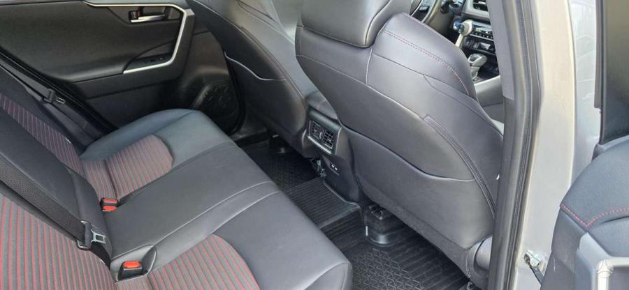 Grey Toyota RAV4 2021 in Vilnius, with an engine capacity of 2.49 L and mileage of 138 thousand km for 31750 €, photo 25 on AUTOMOTO.COM.LV