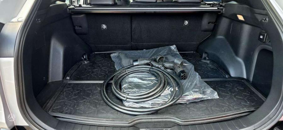 Grey Toyota RAV4 2021 in Vilnius, with an engine capacity of 2.49 L and mileage of 138 thousand km for 31750 €, photo 26 on AUTOMOTO.COM.LV