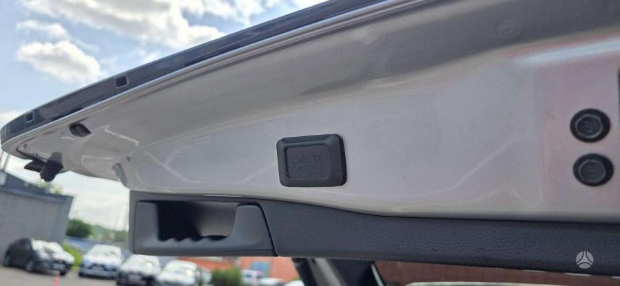 Grey Toyota RAV4 2021 in Vilnius, with an engine capacity of 2.49 L and mileage of 138 thousand km for 31750 €, photo 28 on AUTOMOTO.COM.LV