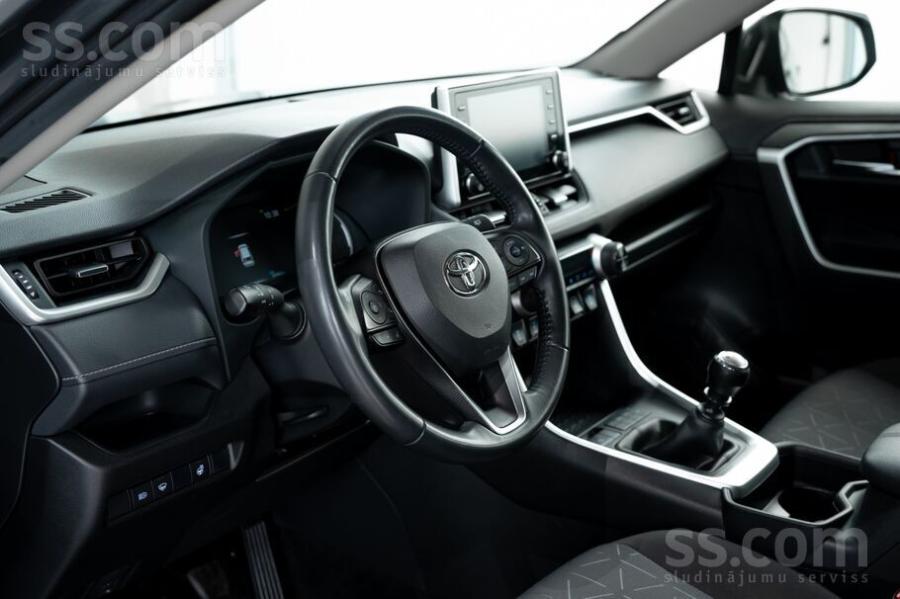 Pelēks Toyota RAV4 2021 Rīga, ar dzinēja tilpumu 2.00 L un nobraukumu 82 tūkst. km par 22900 €, foto 6 vietnē AUTOMOTO.COM.LV