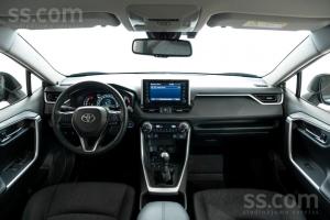 Pelēks Toyota RAV4 2021 Rīga, ar dzinēja tilpumu 2.00 L un nobraukumu 82 tūkst. km par 22900 €, foto 7 vietnē AUTOMOTO.COM.LV