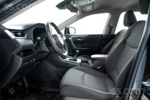 Pelēks Toyota RAV4 2021 Rīga, ar dzinēja tilpumu 2.00 L un nobraukumu 82 tūkst. km par 22900 €, foto 8 vietnē AUTOMOTO.COM.LV