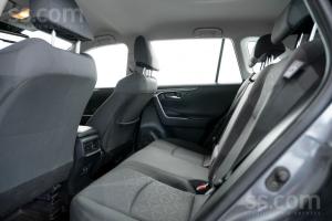 Pelēks Toyota RAV4 2021 Rīga, ar dzinēja tilpumu 2.00 L un nobraukumu 82 tūkst. km par 22900 €, foto 9 vietnē AUTOMOTO.COM.LV
