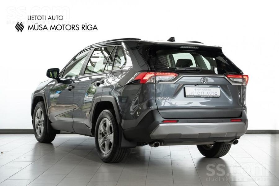Pelēks Toyota RAV4 2021 Rīga, ar dzinēja tilpumu 2.00 L un nobraukumu 82 tūkst. km par 22900 €, foto 11 vietnē AUTOMOTO.COM.LV