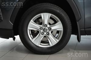 Pelēks Toyota RAV4 2021 Rīga, ar dzinēja tilpumu 2.00 L un nobraukumu 82 tūkst. km par 22900 €, foto 13 vietnē AUTOMOTO.COM.LV