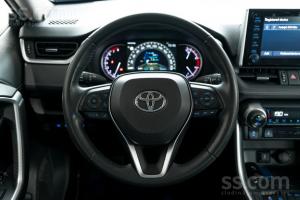 Pelēks Toyota RAV4 2021 Rīga, ar dzinēja tilpumu 2.00 L un nobraukumu 82 tūkst. km par 22900 €, foto 15 vietnē AUTOMOTO.COM.LV